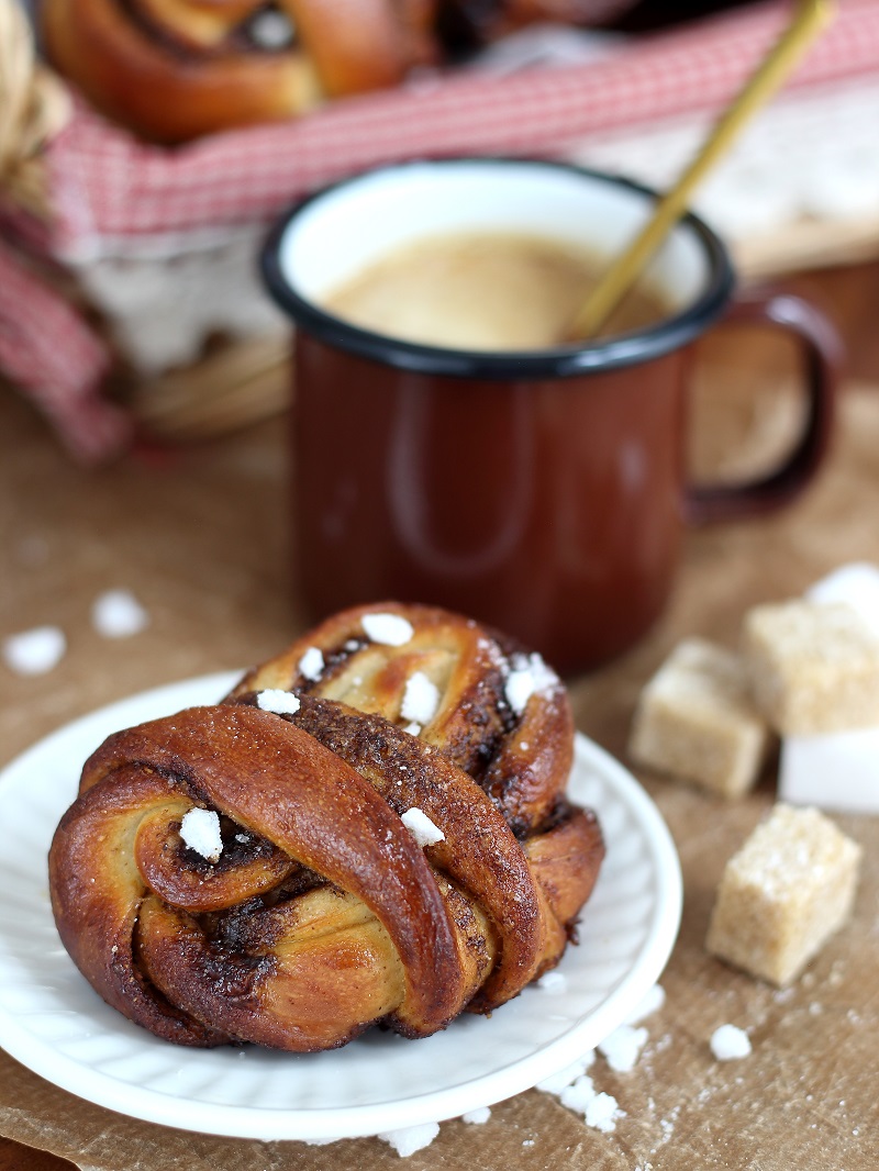 My Foodie Days | Swedish buns - Kardamombullar