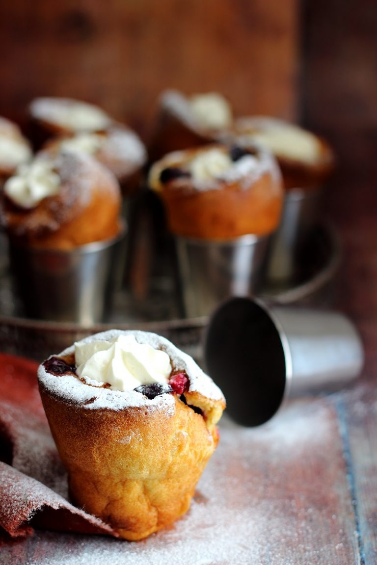 My Foodie Days | Blueberry and raspberry popovers
