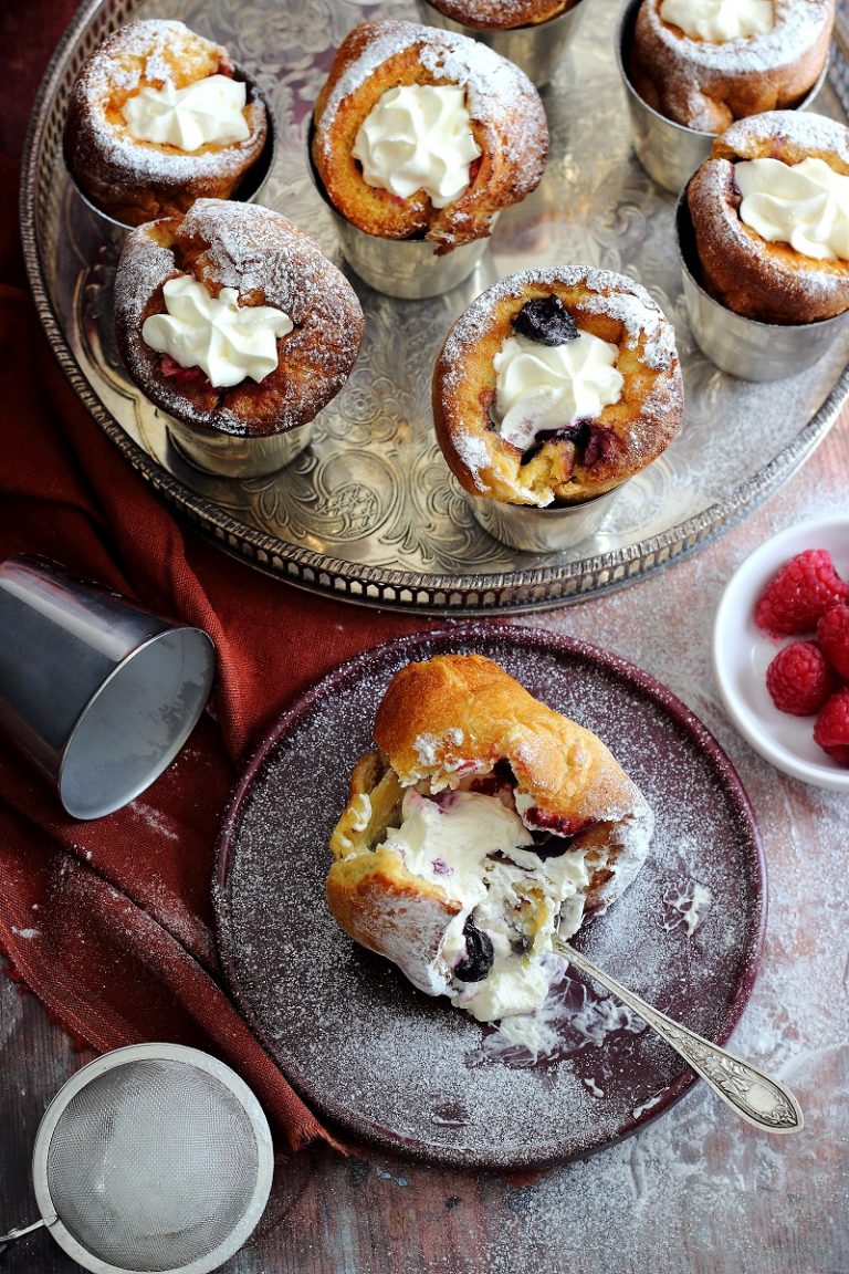 My Foodie Days | Blueberry and raspberry popovers